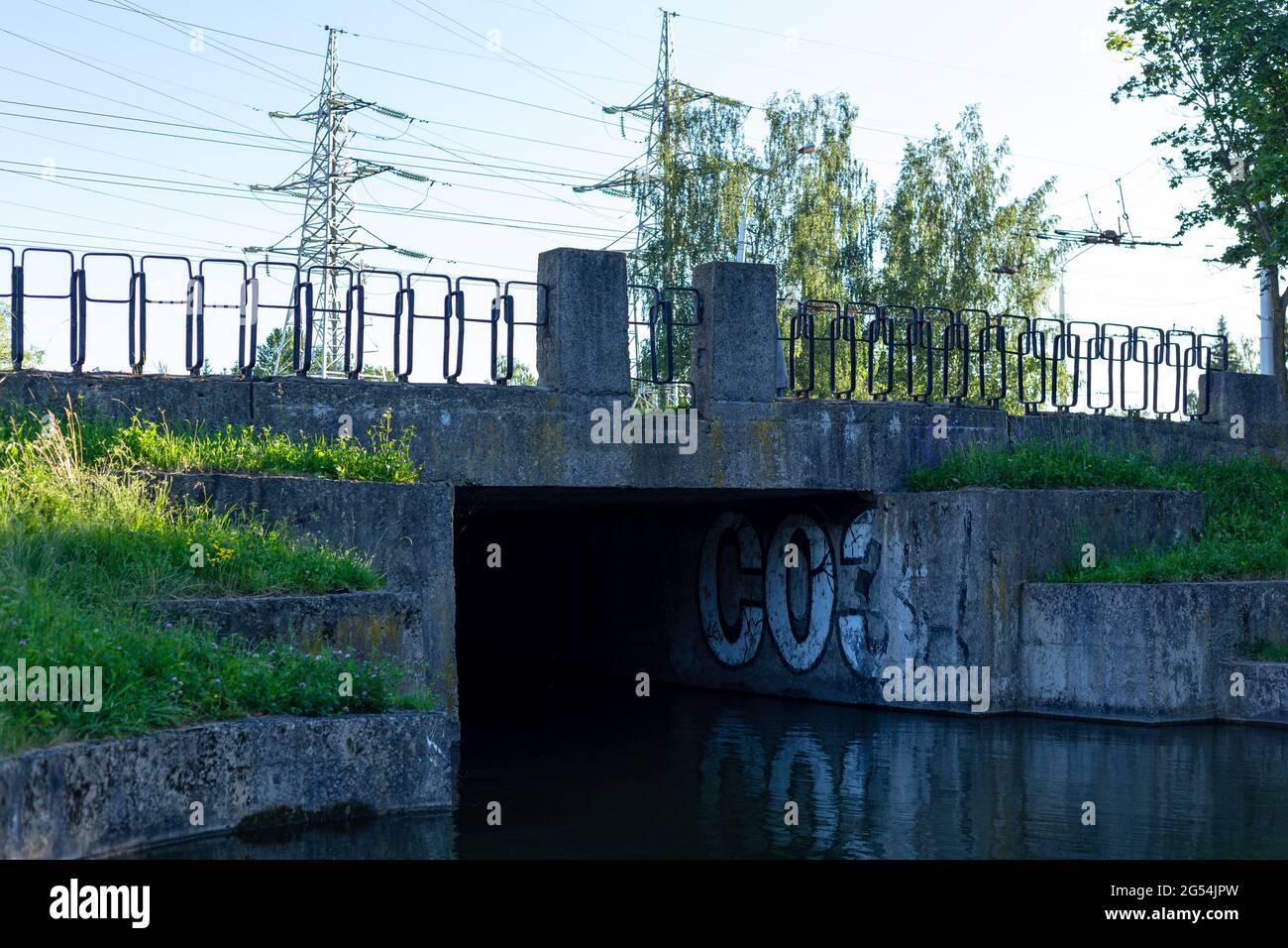Concrete bridge over the river. Pedestrian bridge Stock Photo - Alamy