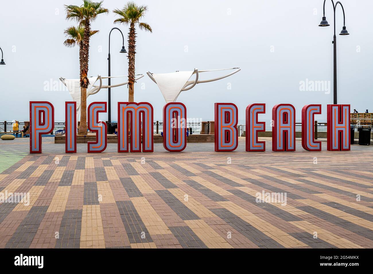 Pismo Beach Pier Sign Stock Photo - Alamy