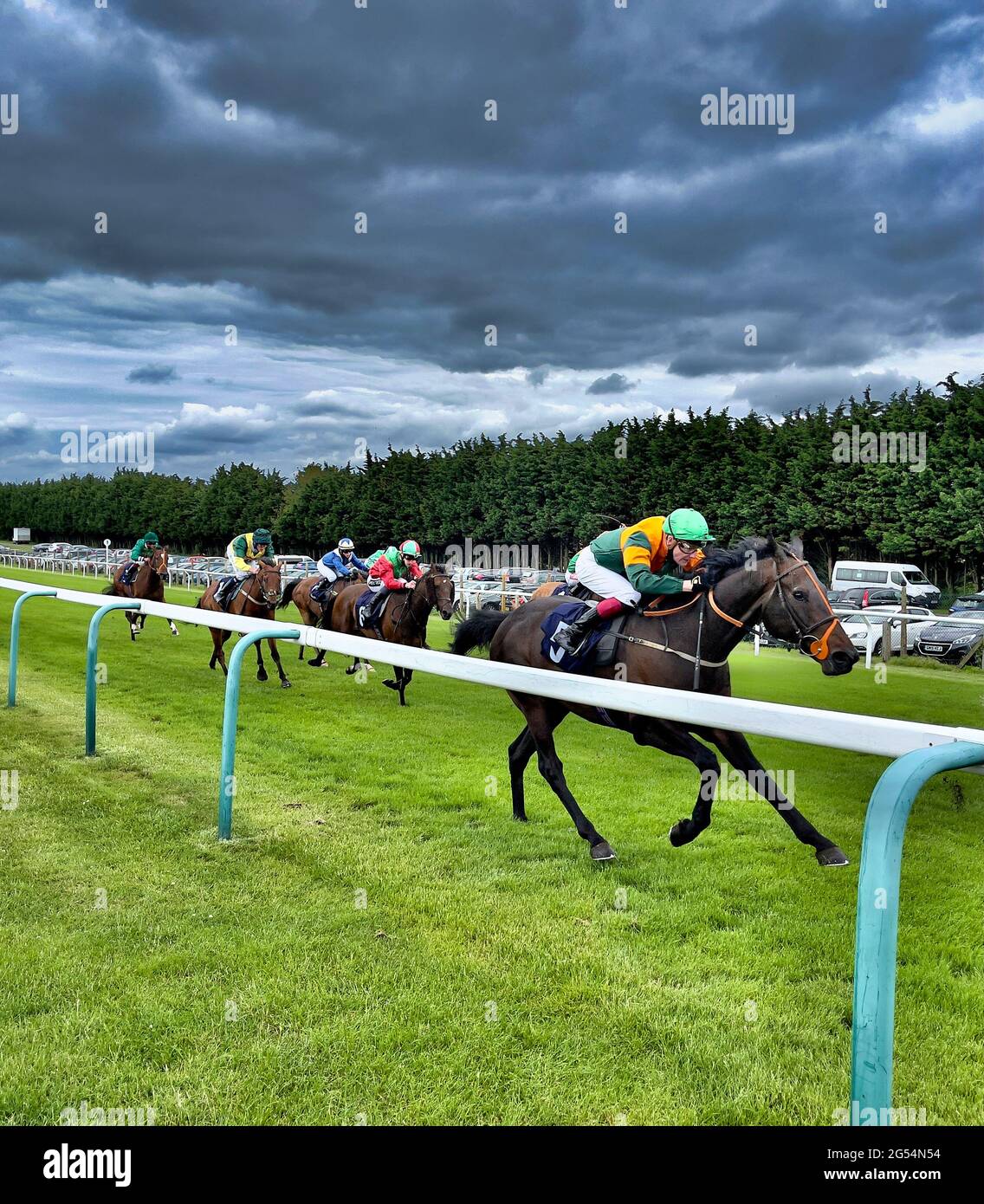 Flat racing hi-res stock photography and images - Alamy