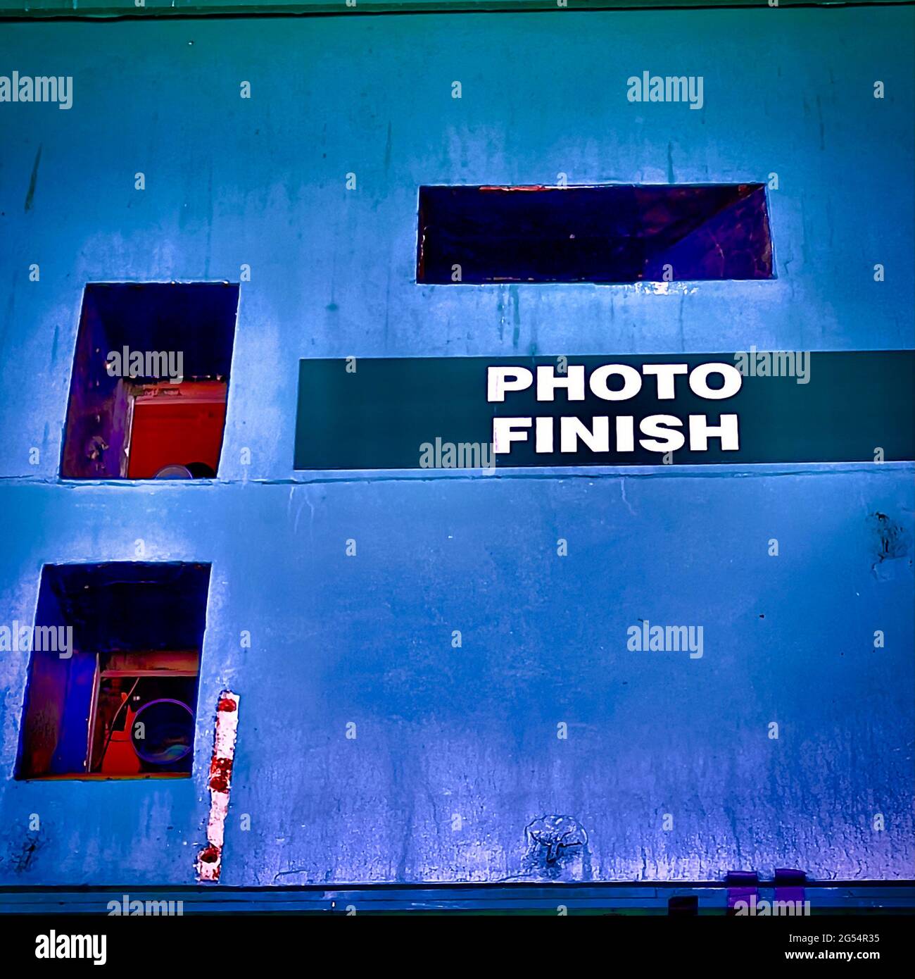 Photo finish horse hi-res stock photography and images - Alamy