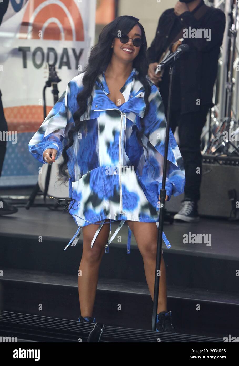 June 25, 2021, New York, New York, USA: Singer H.E.R. performs on the ...