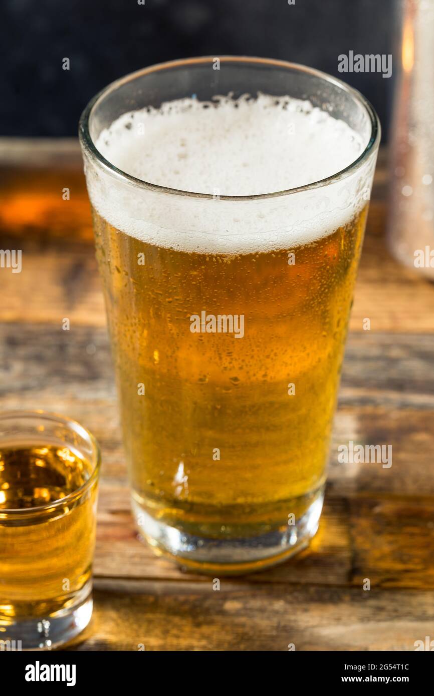 Chicago handshake drink hi-res stock photography and images - Alamy