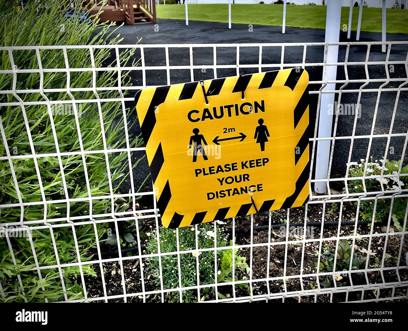 Safe distance hi-res stock photography and images - Alamy