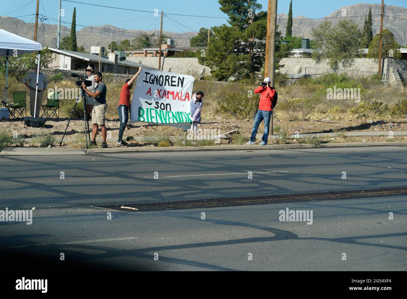 Texas protest border hi-res stock photography and images - Alamy