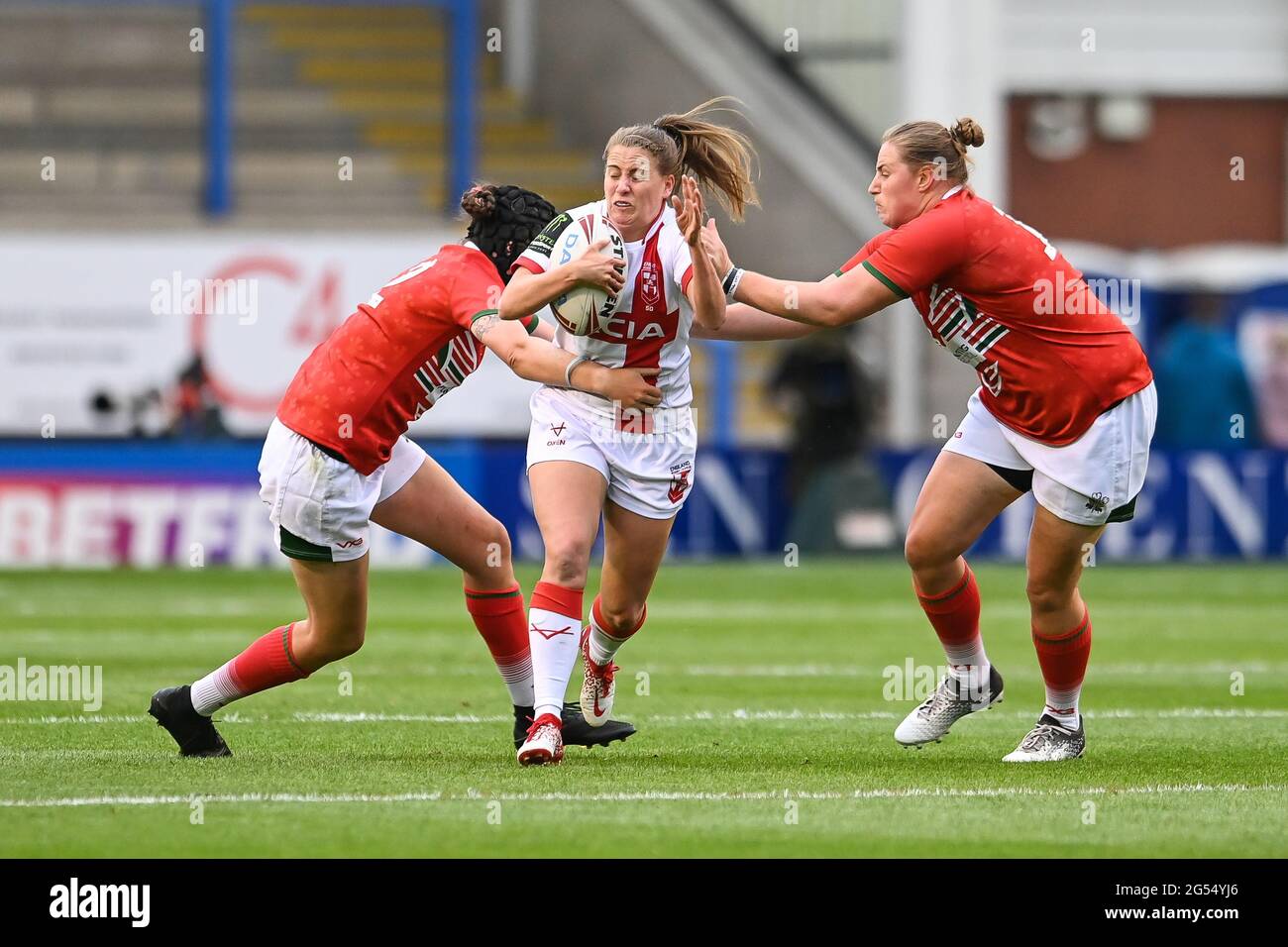 Tara Jones (9) of England makes a break Stock Photo - Alamy