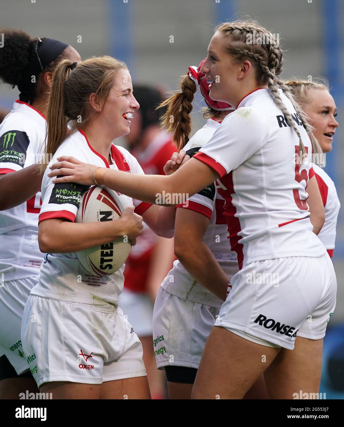 Tara jones hi-res stock photography and images - Alamy