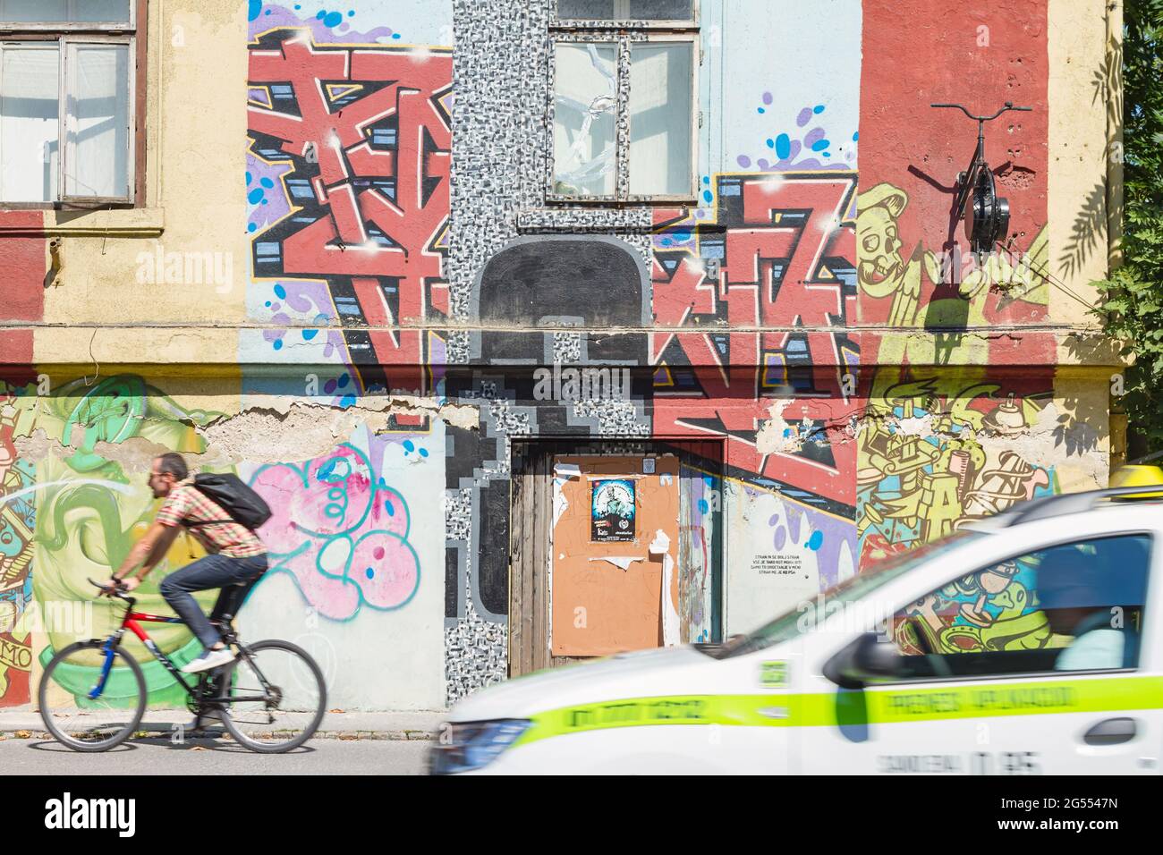 Taxi graffiti hi-res stock photography and images - Alamy