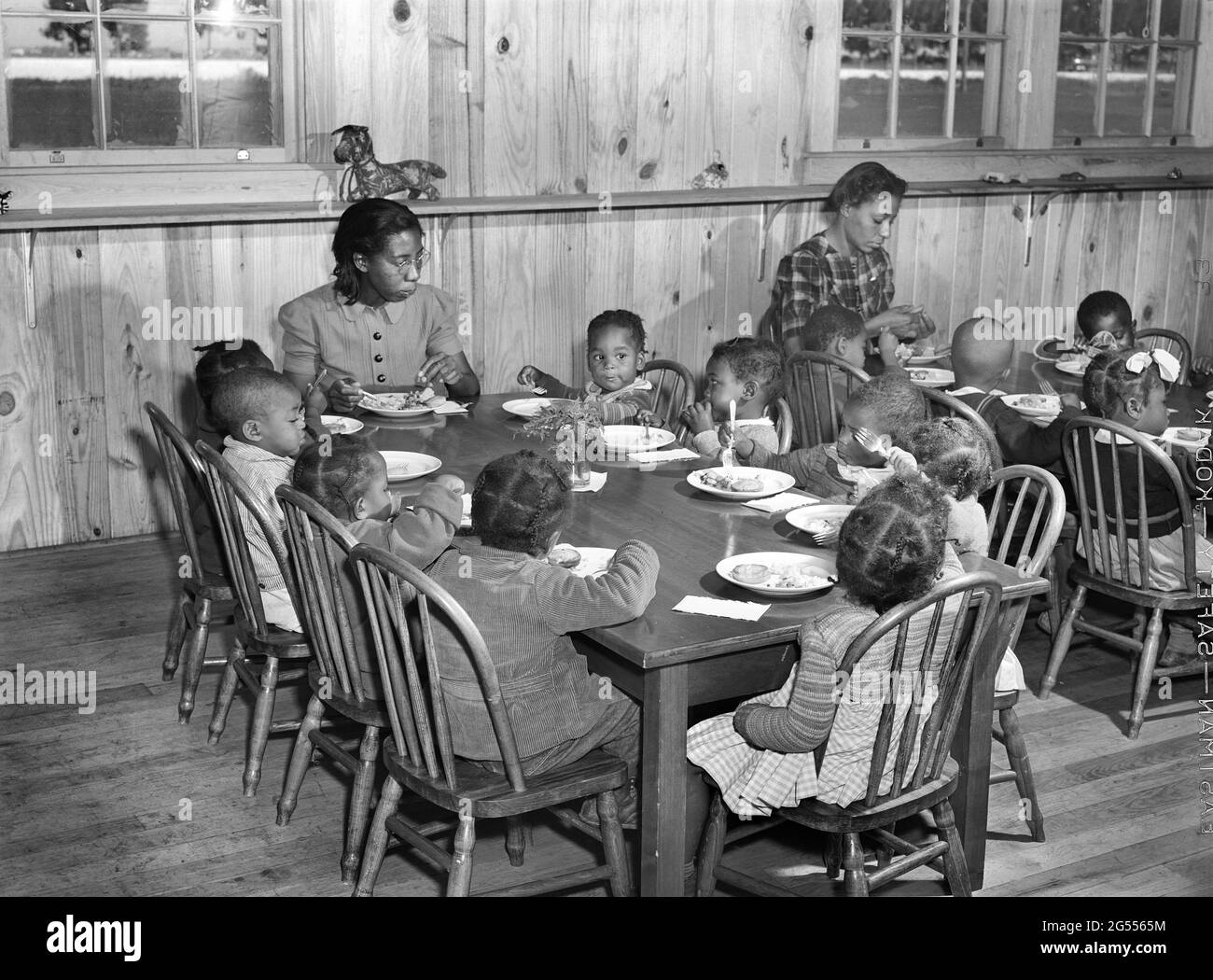 African american migrant workers hi-res stock photography and images ...