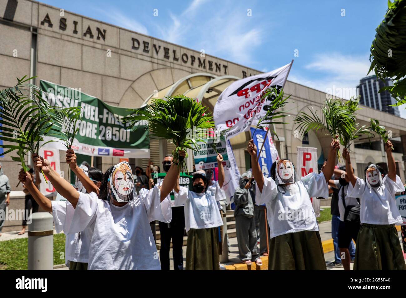 Headquarters asian development bank hi-res stock photography and images ...