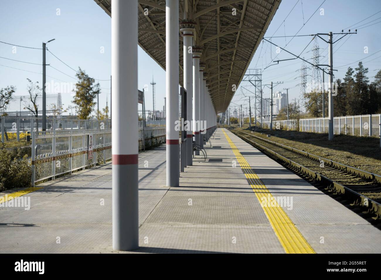 empty train station platfrom, public transport in the city Stock Photo ...