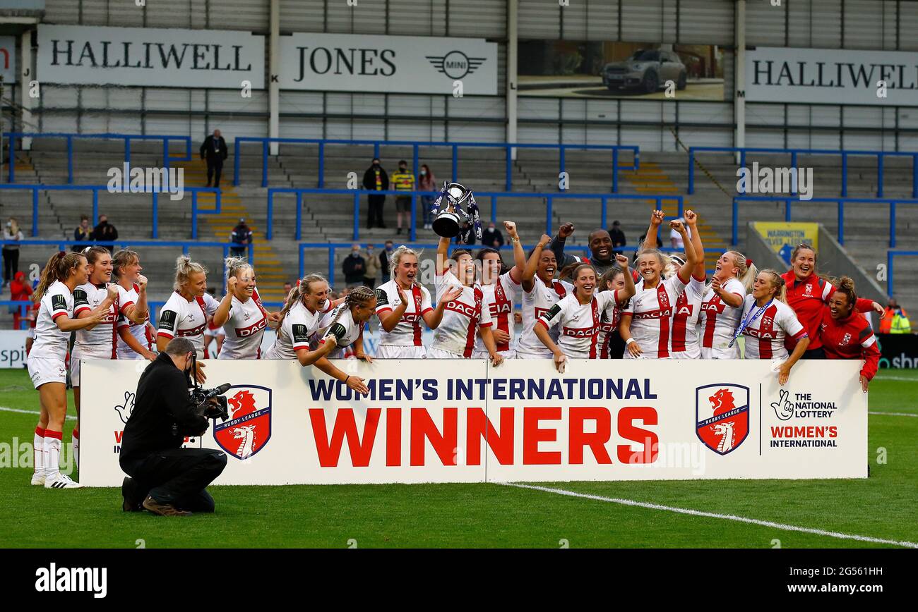 England rugby league women hi-res stock photography and images - Alamy