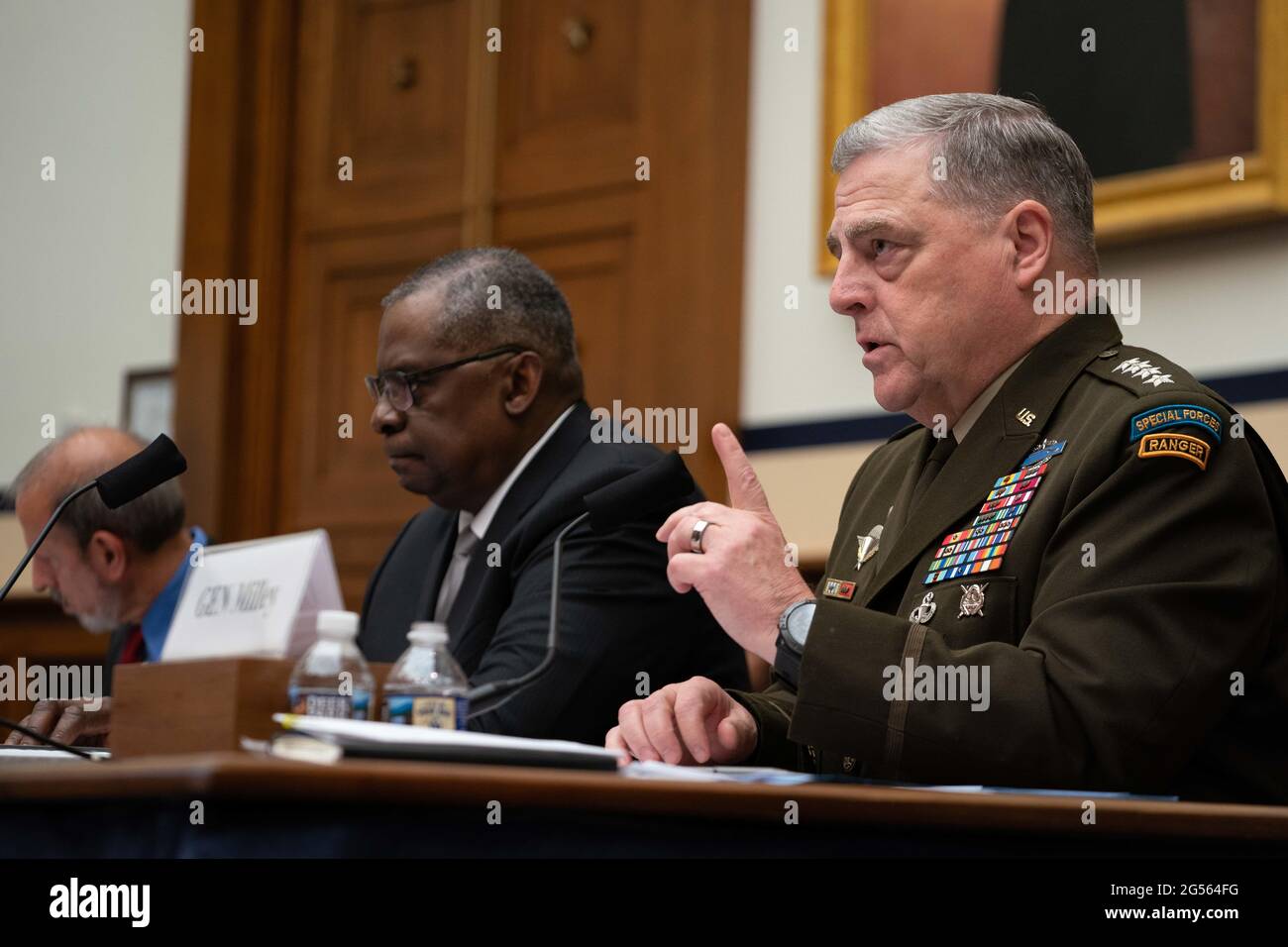 Lloyd j austin testimony hi-res stock photography and images - Alamy