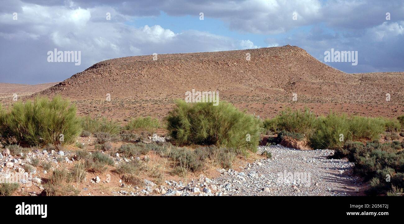 Range africa south of sahara desert hi-res stock photography and images ...