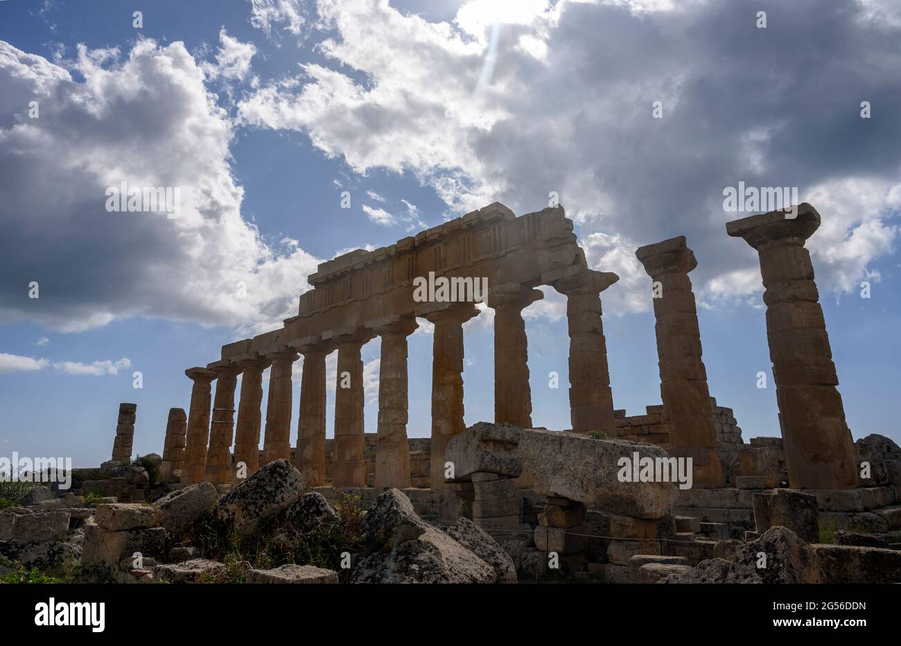 Ancient greek temple in Sicily, Italy Stock Photo - Alamy