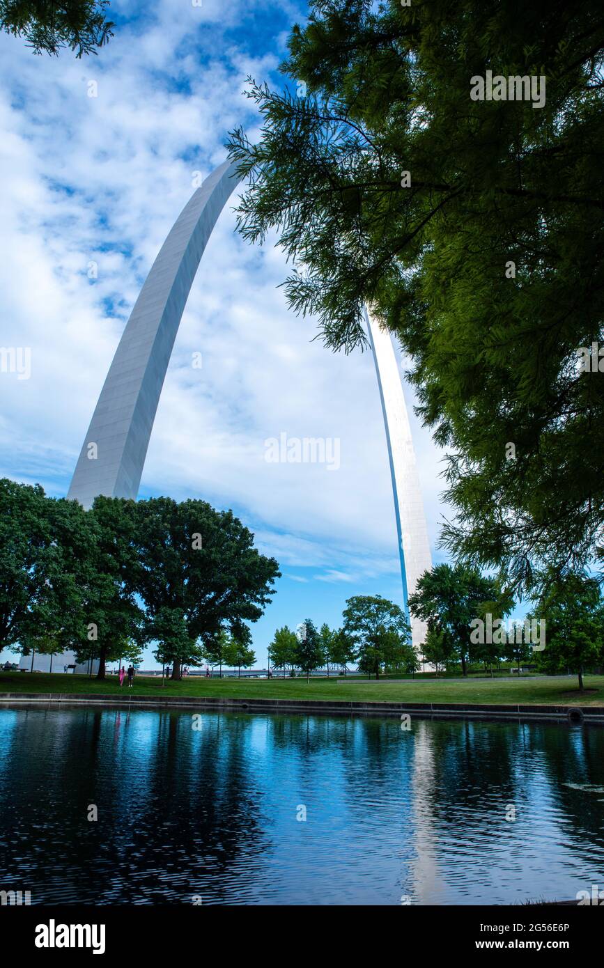 Image of the Gateway Arch, Gateway Arch National Park, St. Louis ...