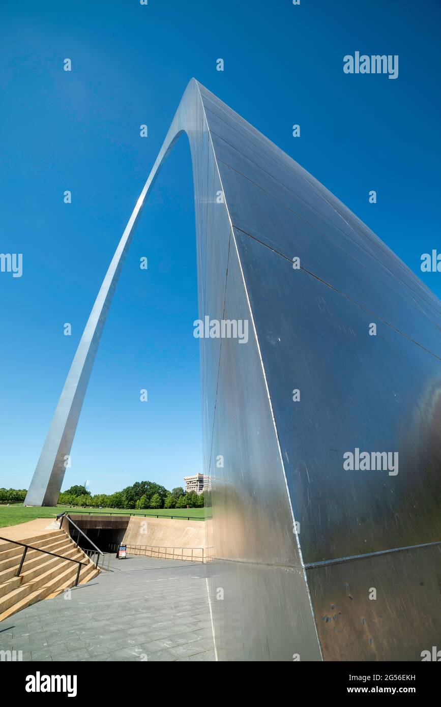 Image of the Gateway Arch, Gateway Arch National Park, St. Louis ...