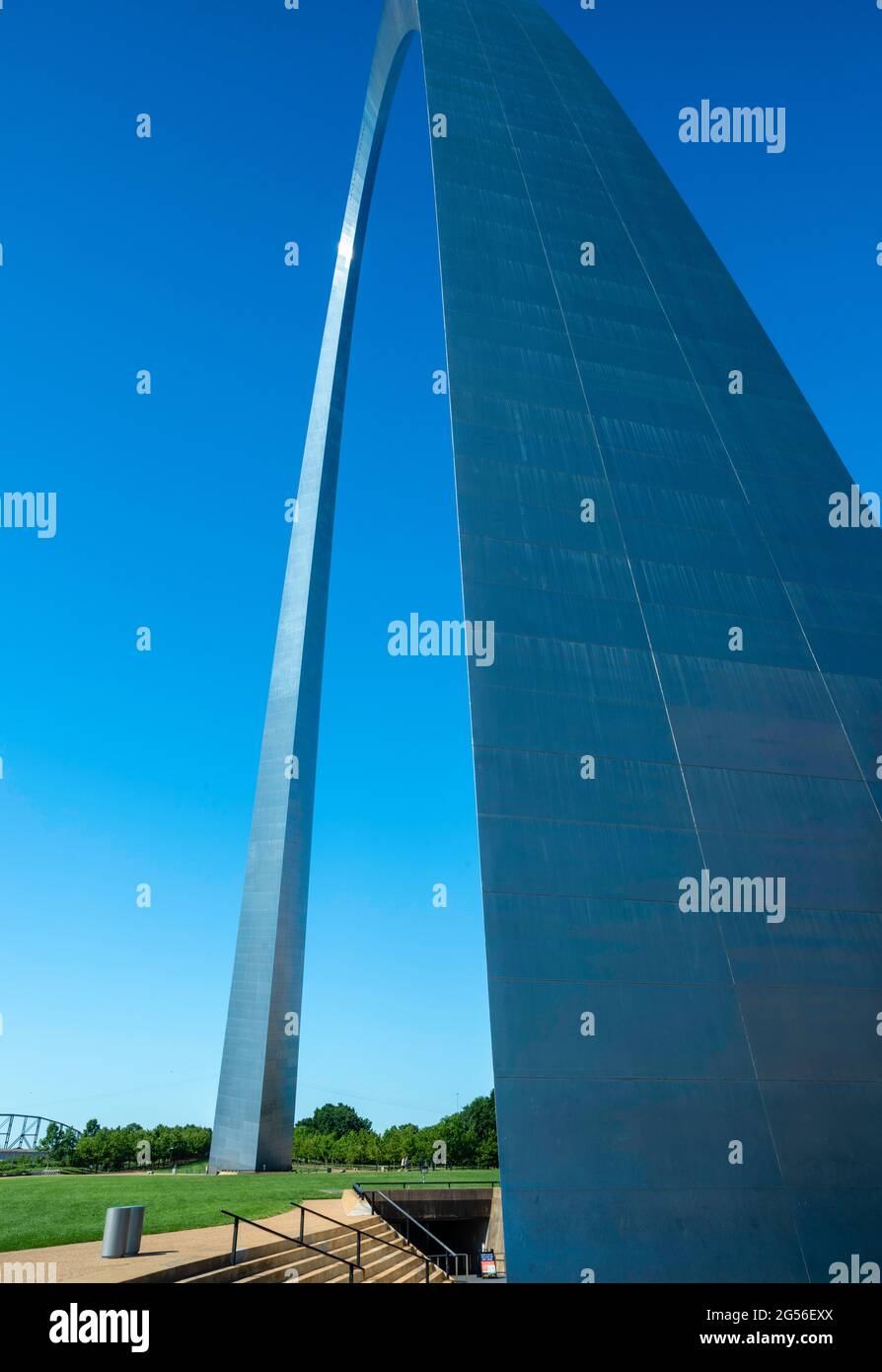 Image of the Gateway Arch, Gateway Arch National Park, St. Louis ...