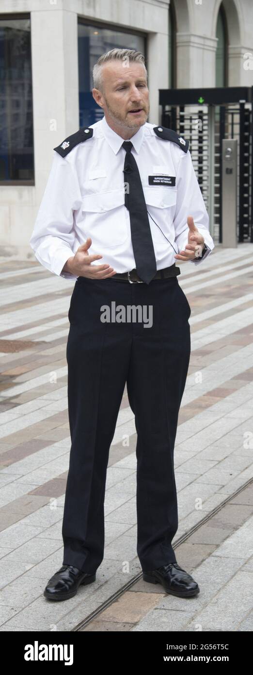 Superintendent Simon Rotherham, announces outside Scotland Yard this ...