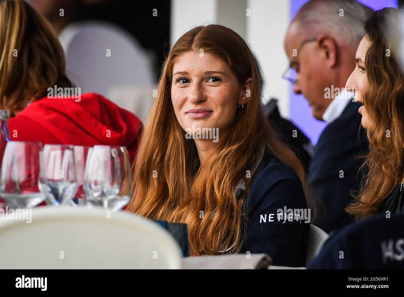 Jennifer gates hi-res stock photography and images - Alamy