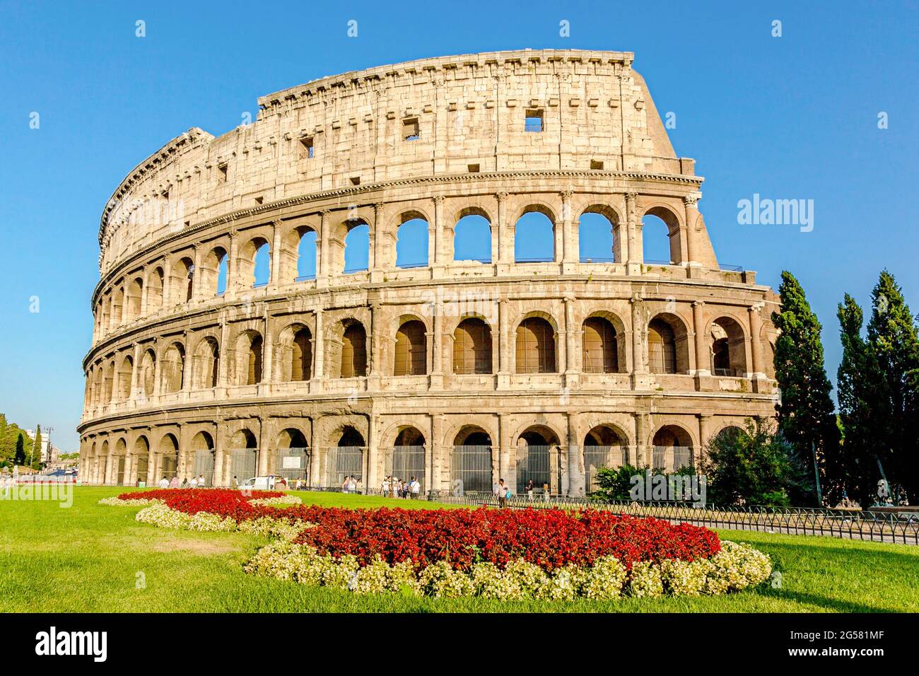 Roman colosseum flowers hi-res stock photography and images - Alamy