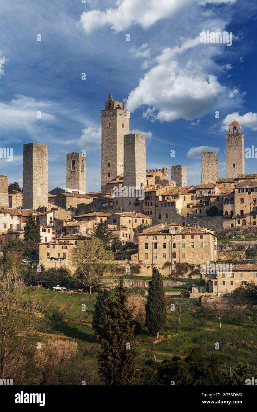 Old buildings medieval towers hi-res stock photography and images - Alamy
