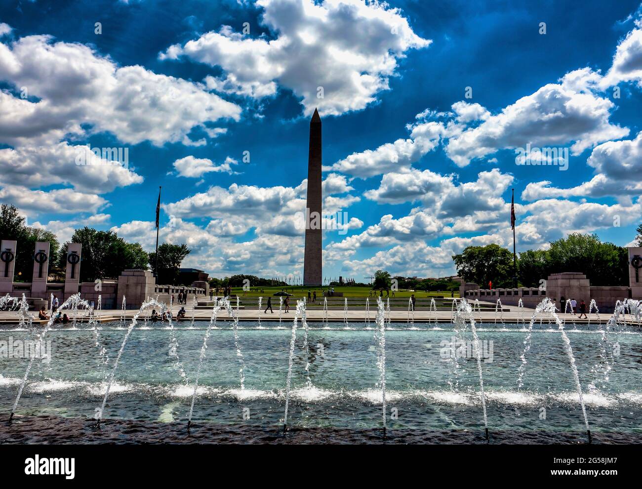 Fountains around the pool at the World War II Memorial in Washington D ...