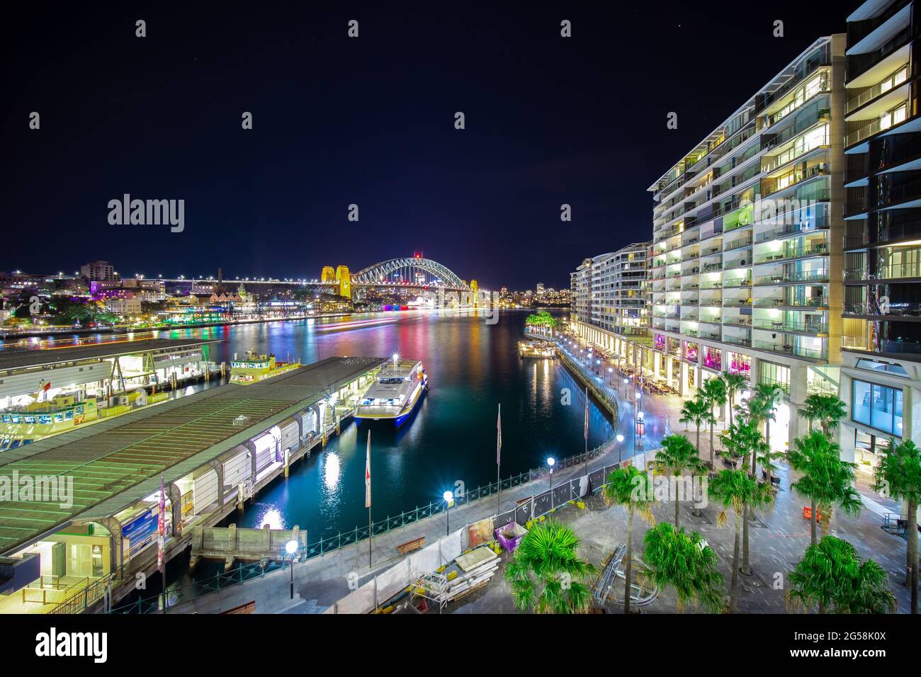 Panoramic night view of Sydney Harbour and City Skyline of circular ...
