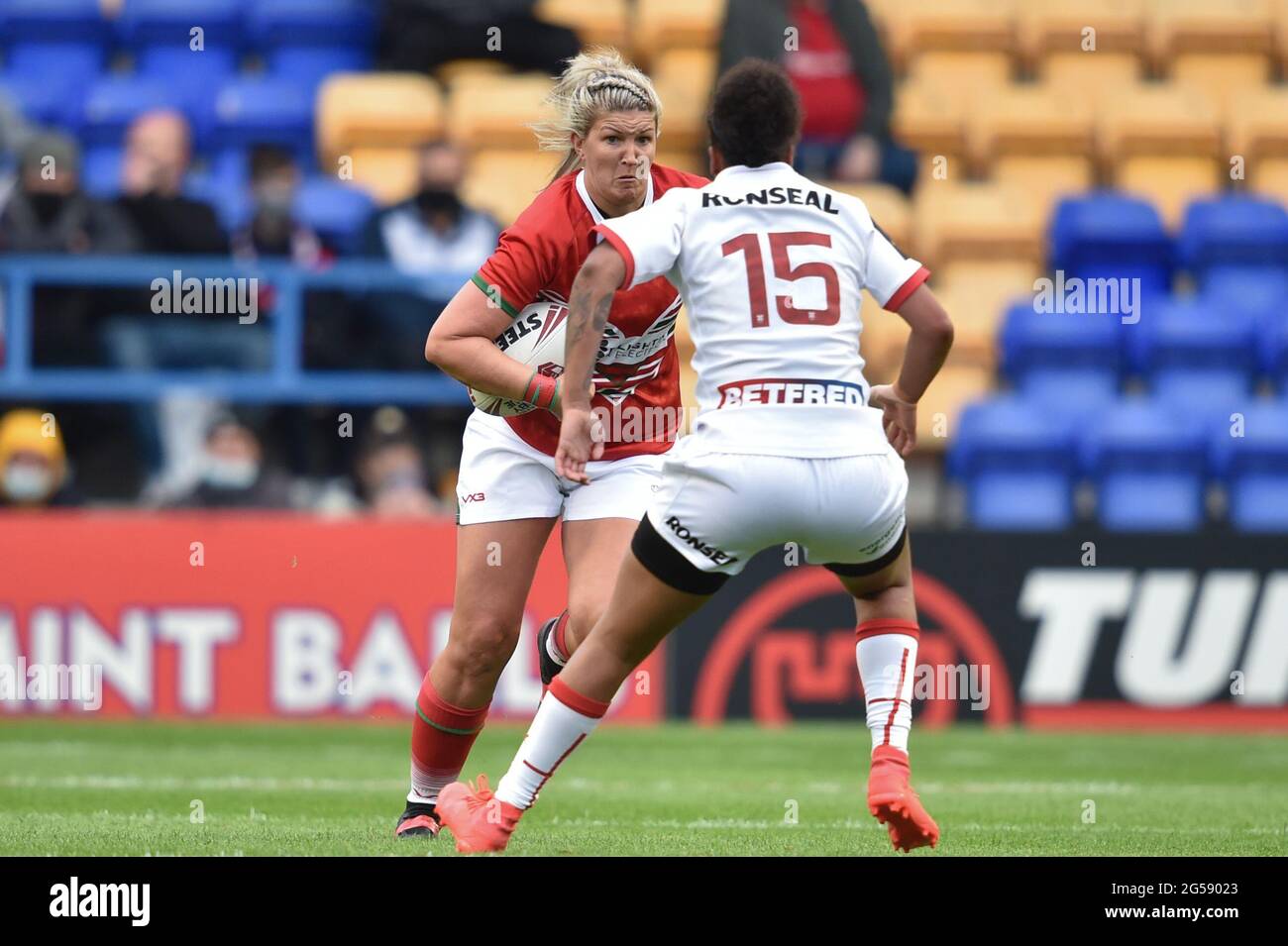 Lauren aitken hi-res stock photography and images - Alamy