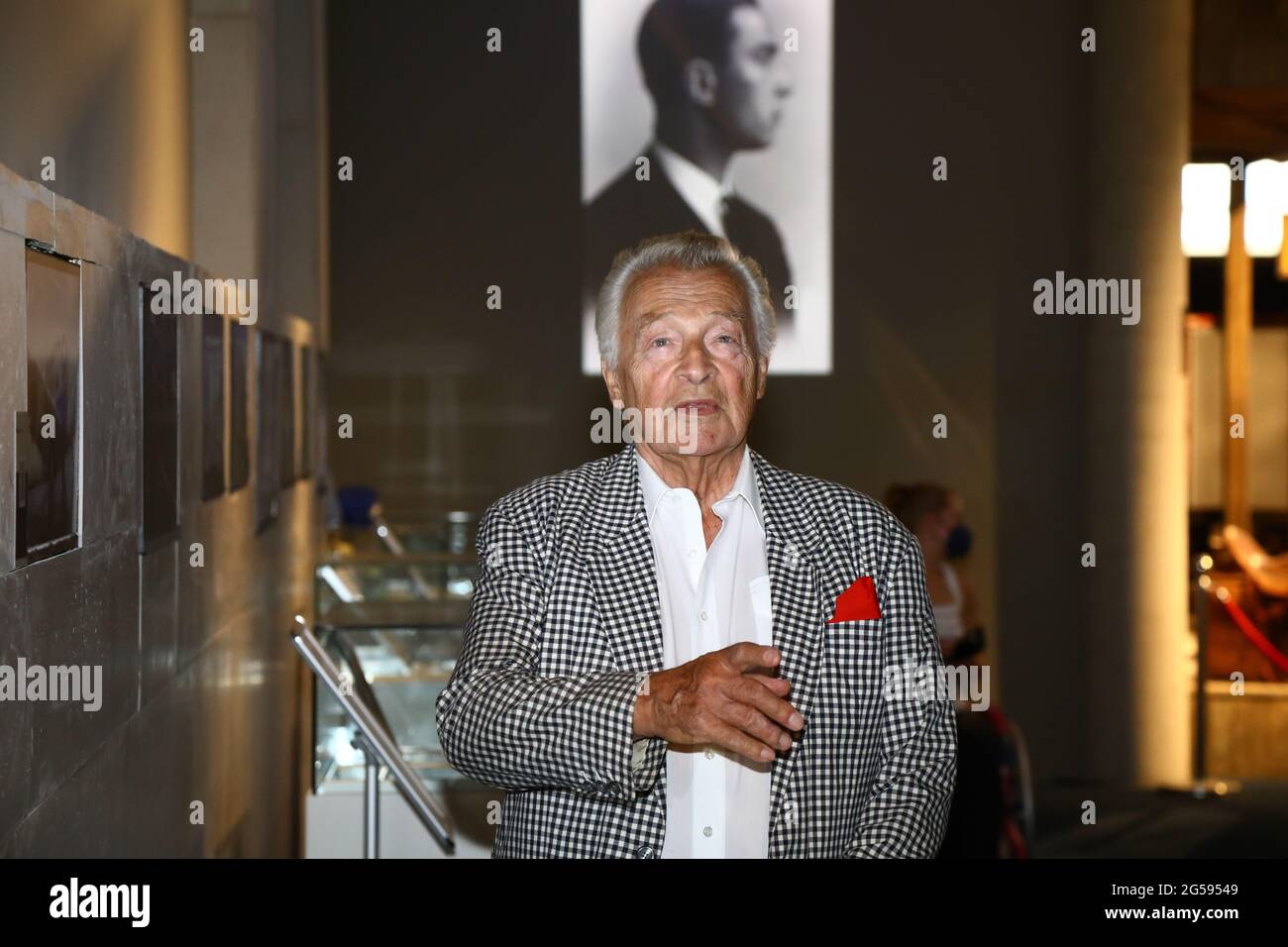 Schauspieler brandt hi-res stock photography and images - Alamy