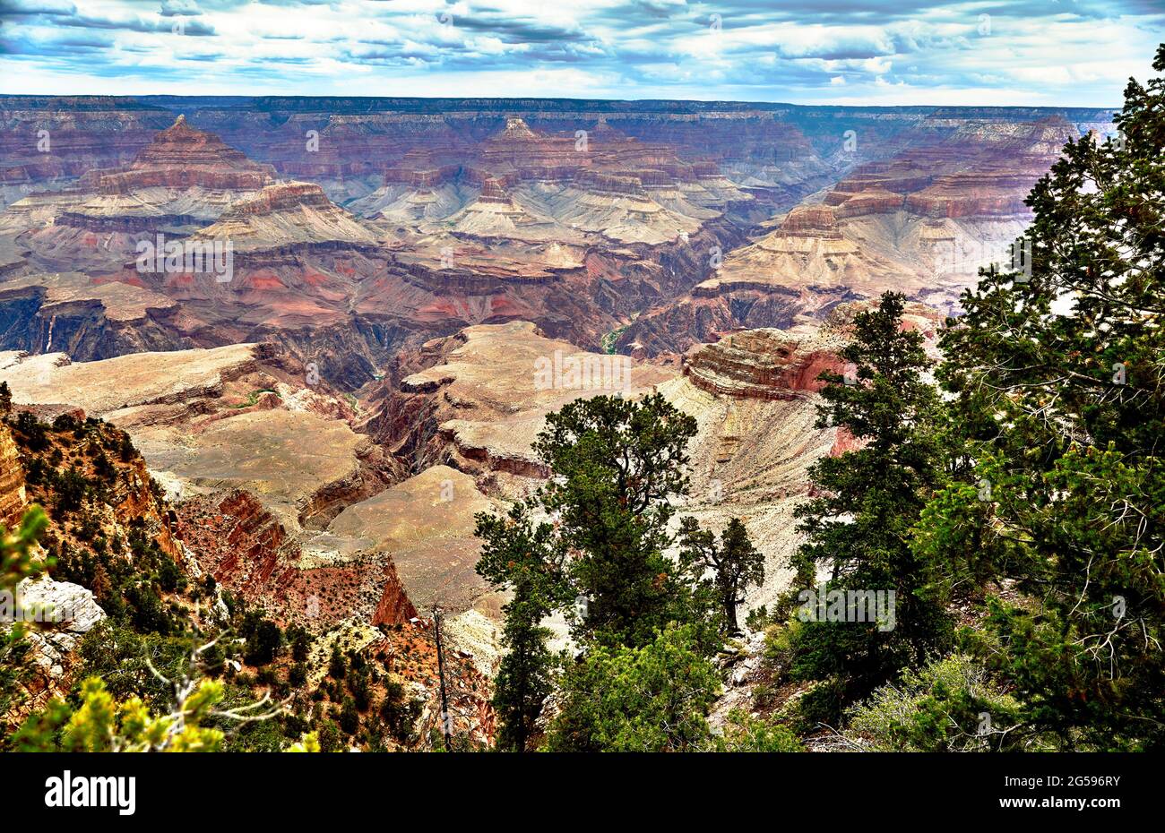 Mather's Point Lookout at the South Rim of the Grand Canyon National ...