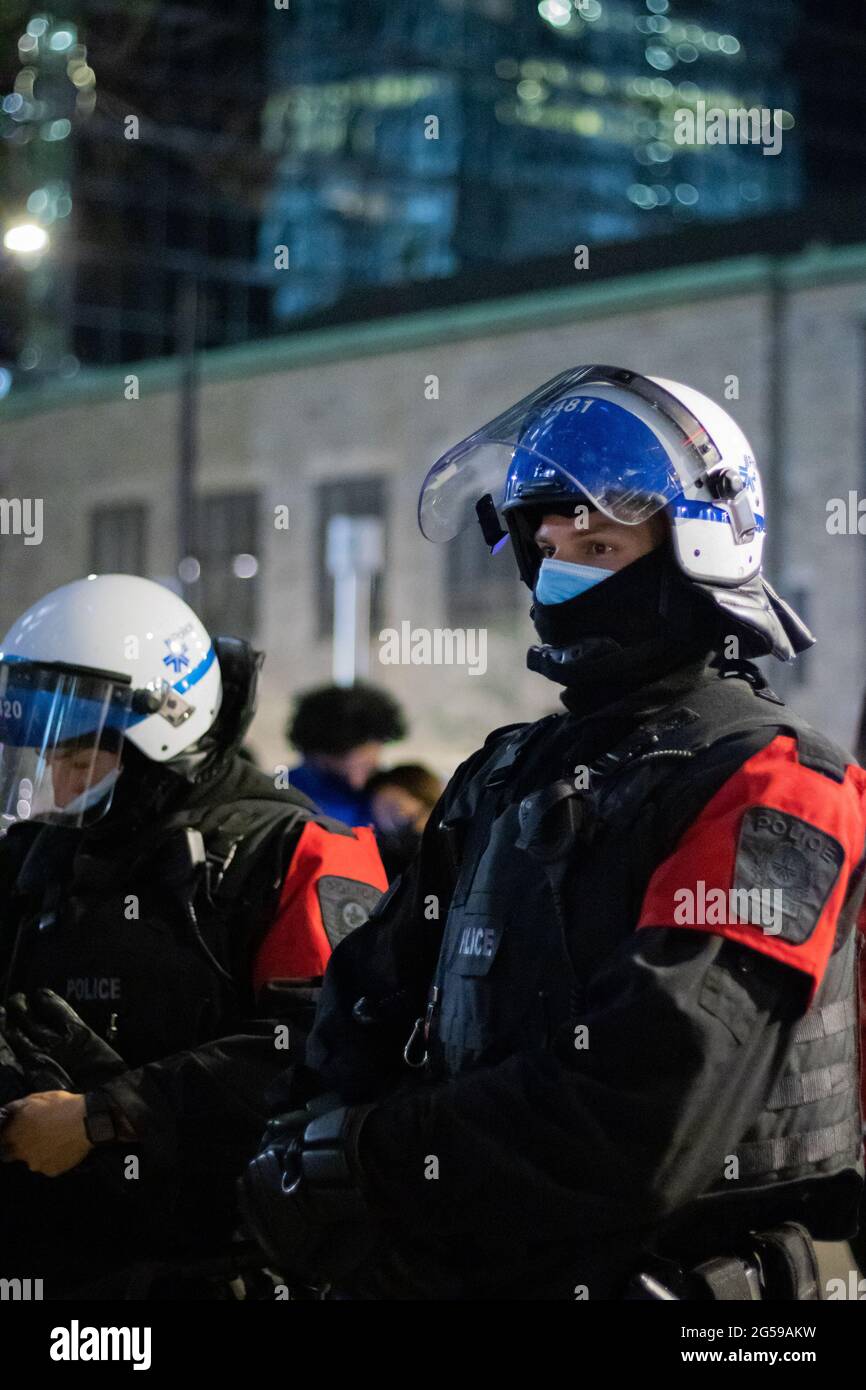 Riot squad officers hi-res stock photography and images - Alamy