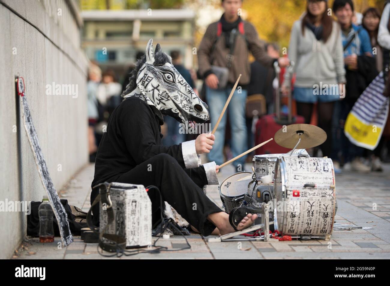 Man wearing horse mask hi-res stock photography and images - Alamy