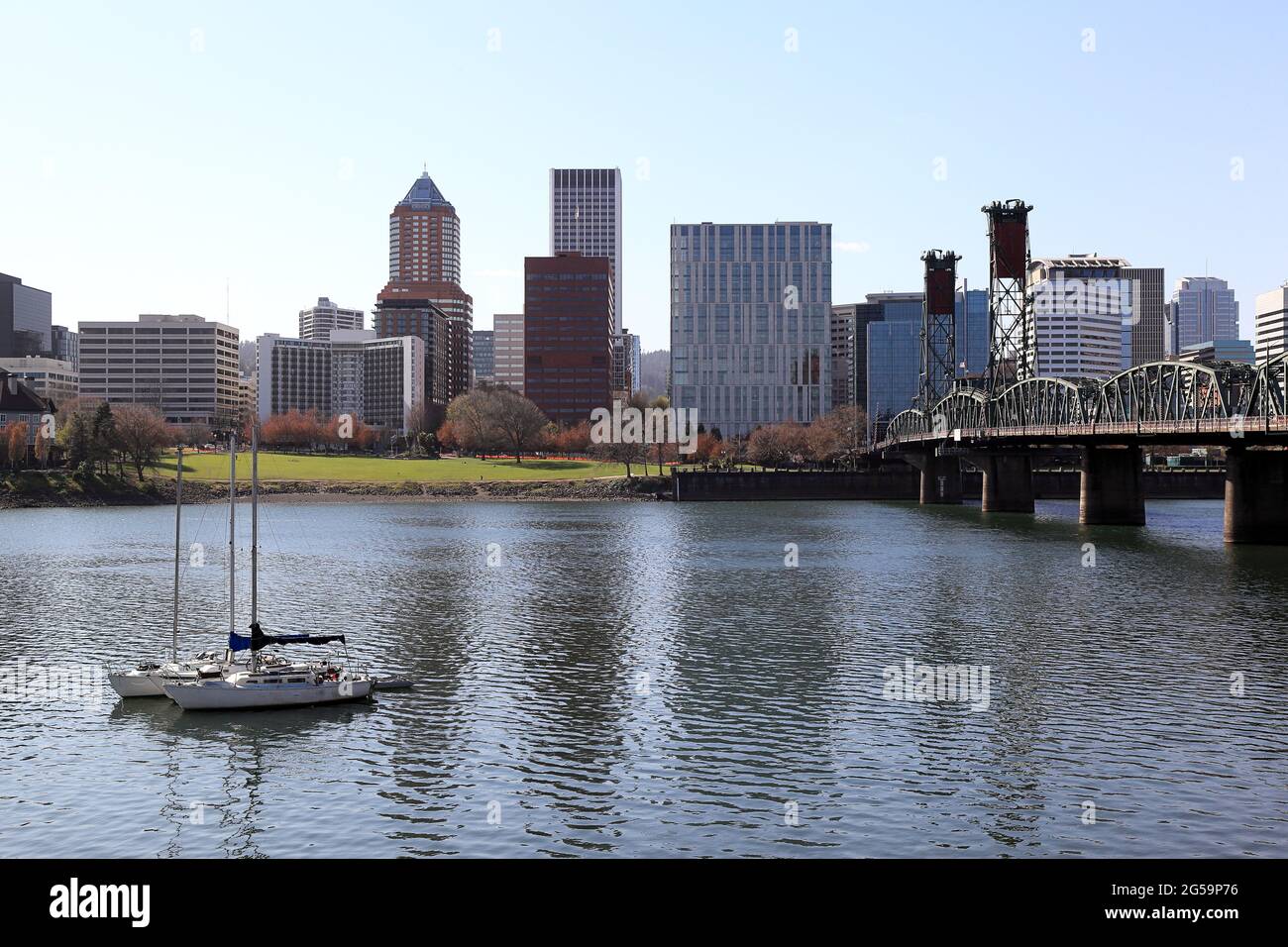 Portland skyline with Hawthorne Bridge Stock Photo - Alamy