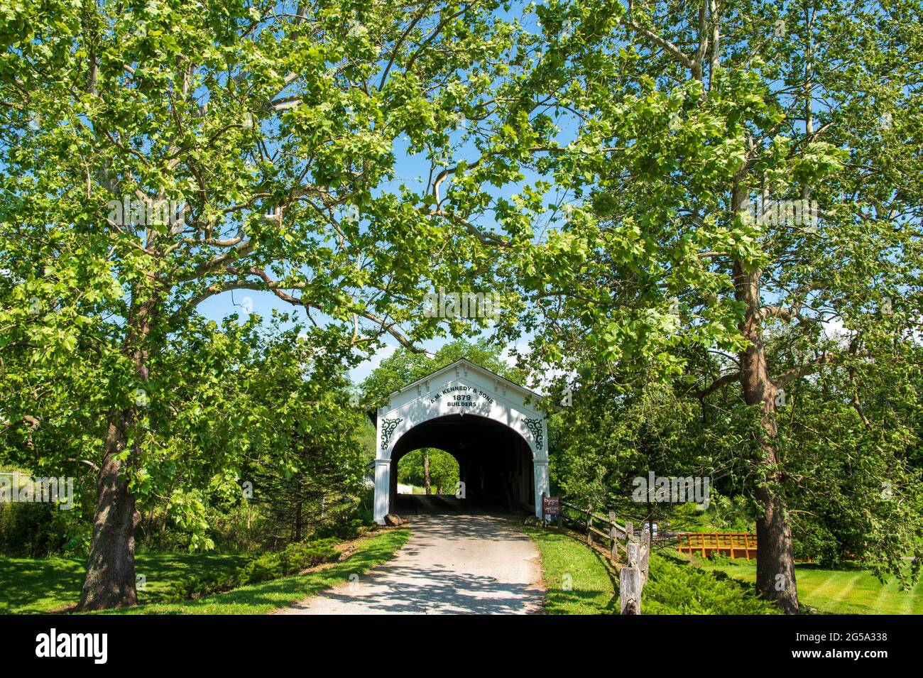 Burr arch truss hi-res stock photography and images - Alamy