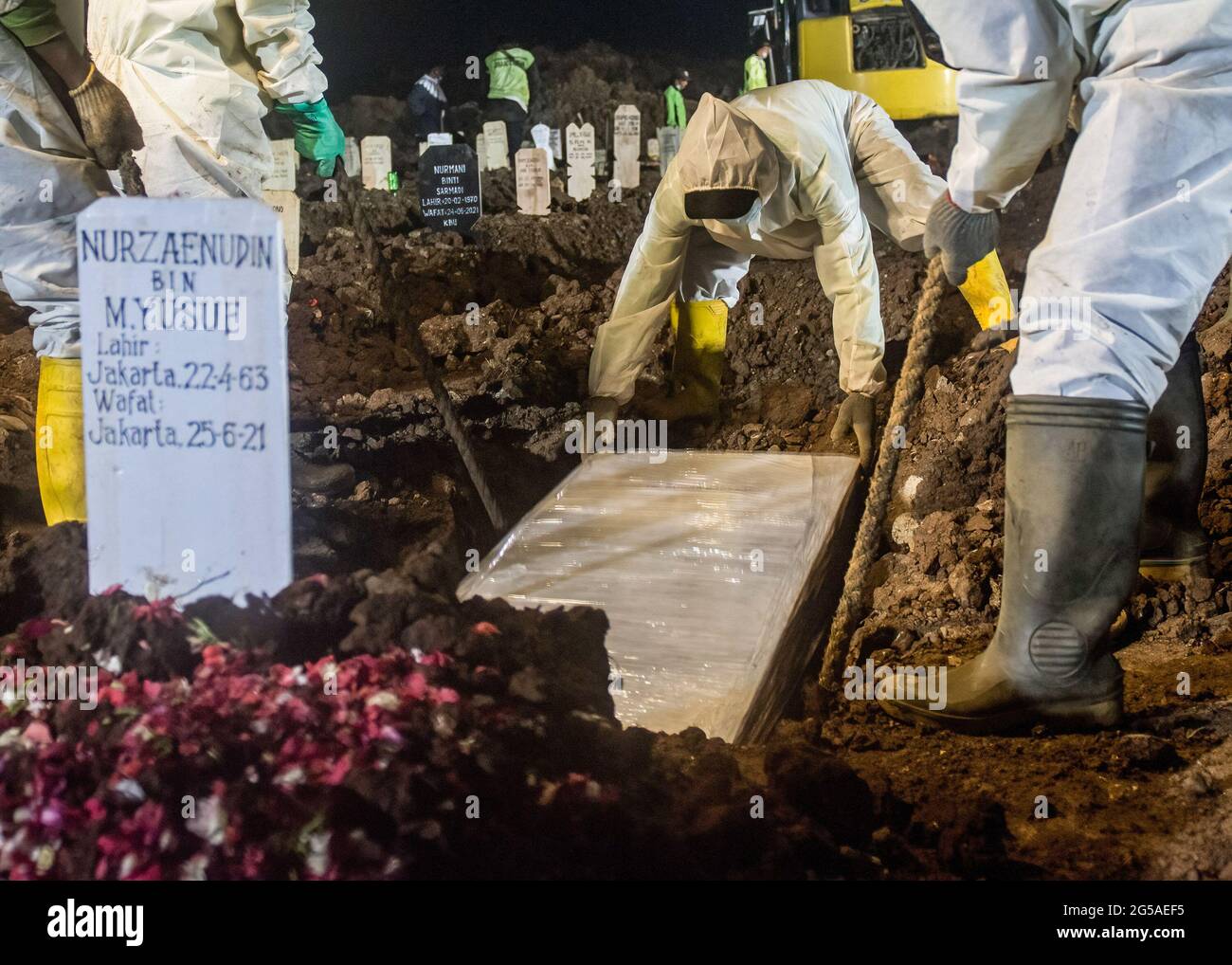 Coffin undertakers death funeral hi-res stock photography and images ...