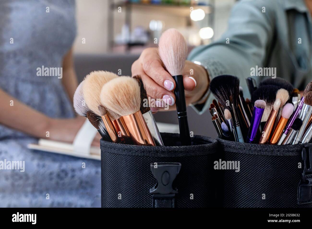 Taking brush hi-res stock photography and images - Alamy