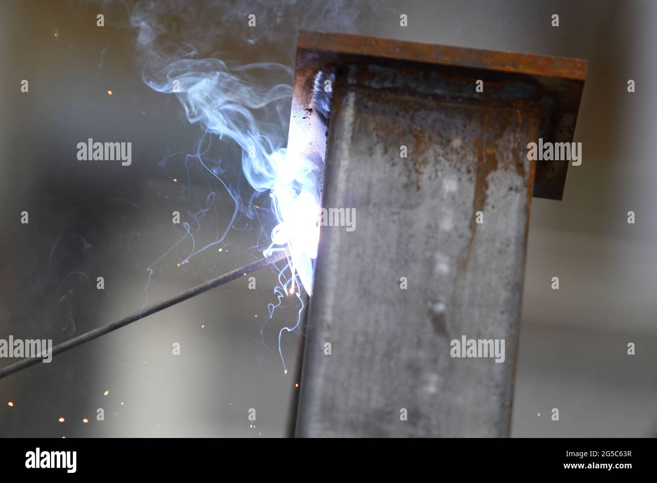 Bright electric arc and sparks Stock Photo - Alamy