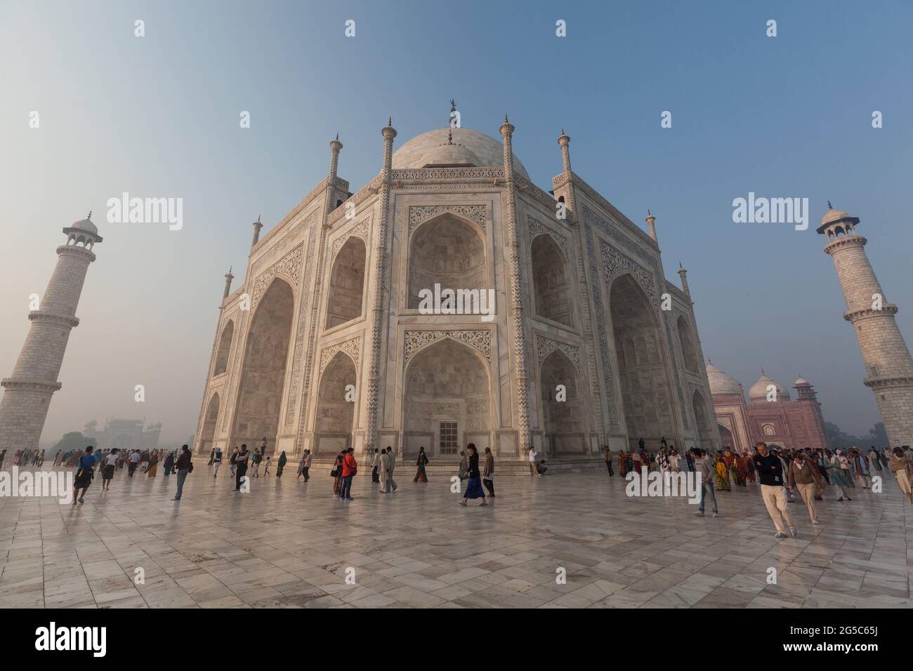 Taj mahal india wide angle hi-res stock photography and images - Alamy