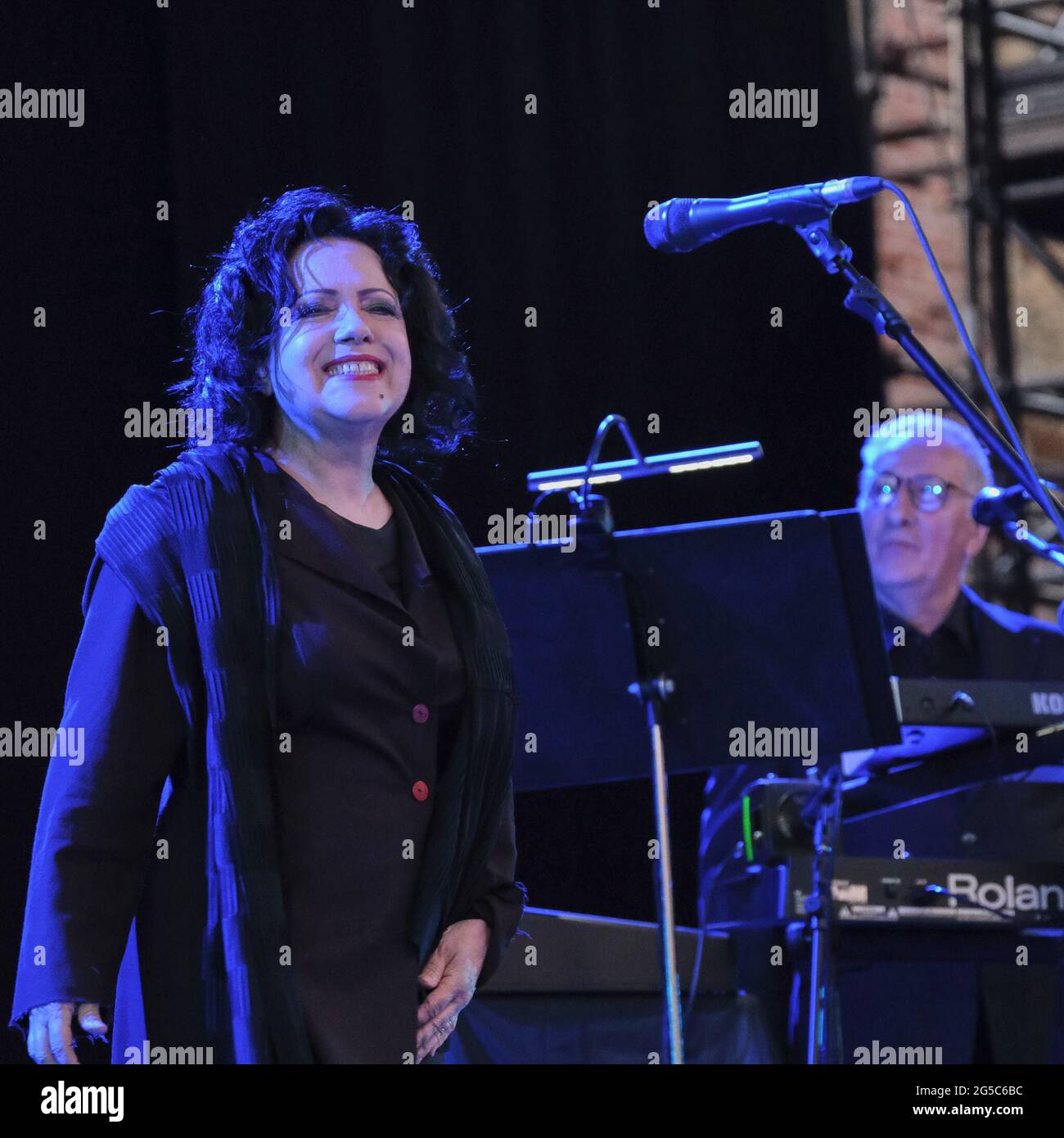 Verona, Italia. 25th June, 2021. Antonella Ruggiero con Roberto Colombo ...