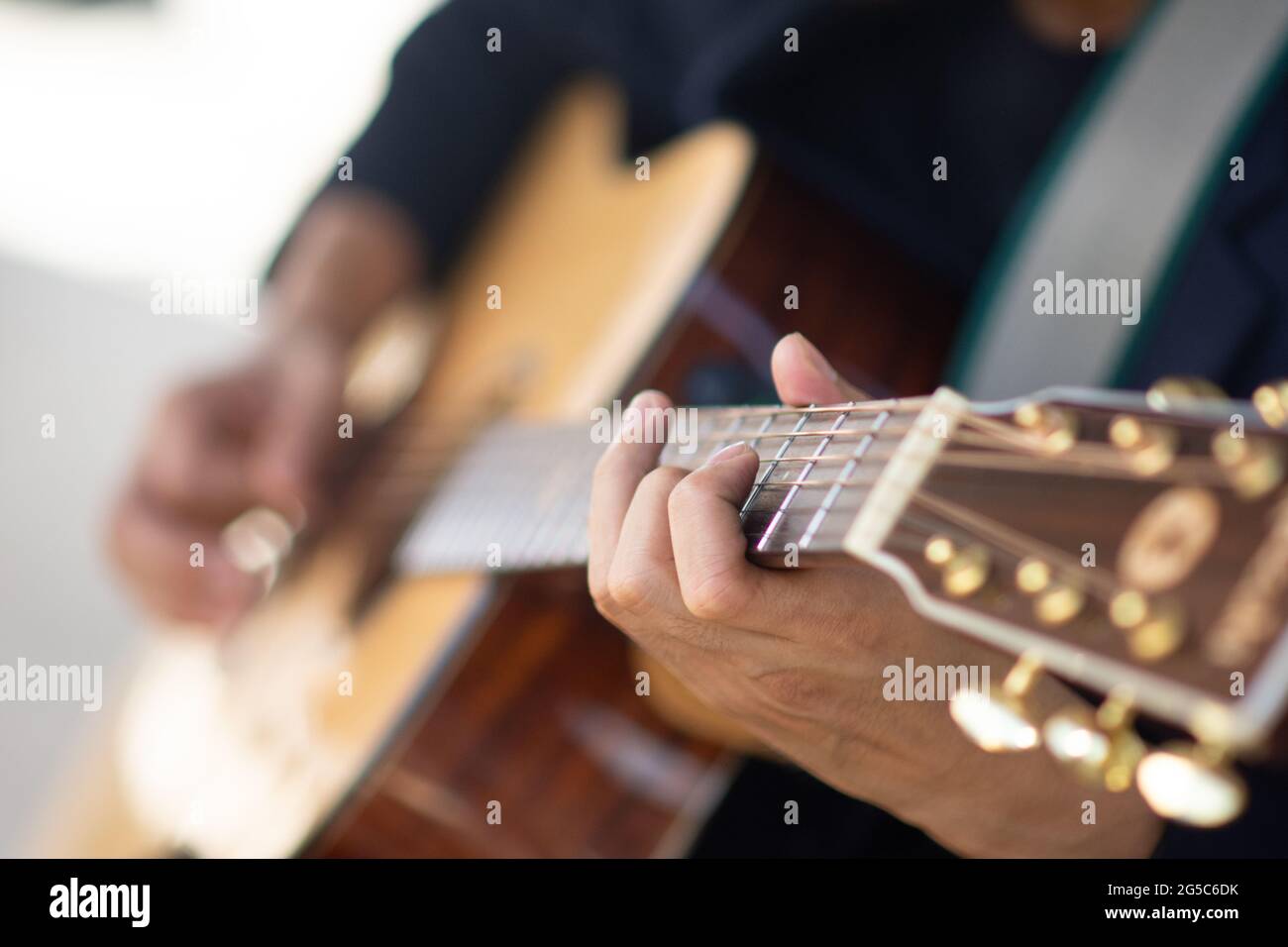 Close up hand playing Acoustic guitar catch guitar chords Stock Photo ...