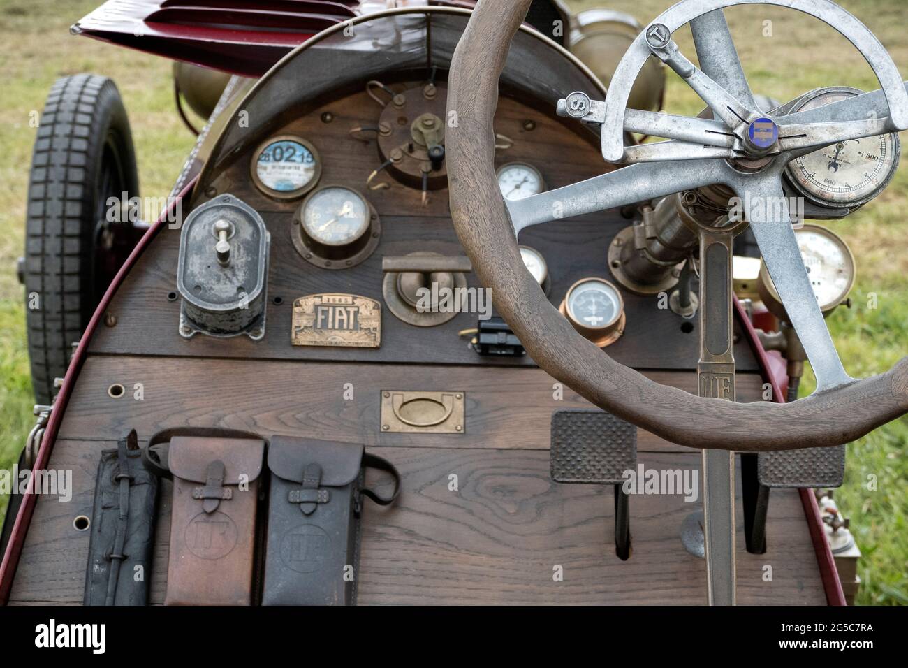 2021 london classic car show hi-res stock photography and images - Alamy