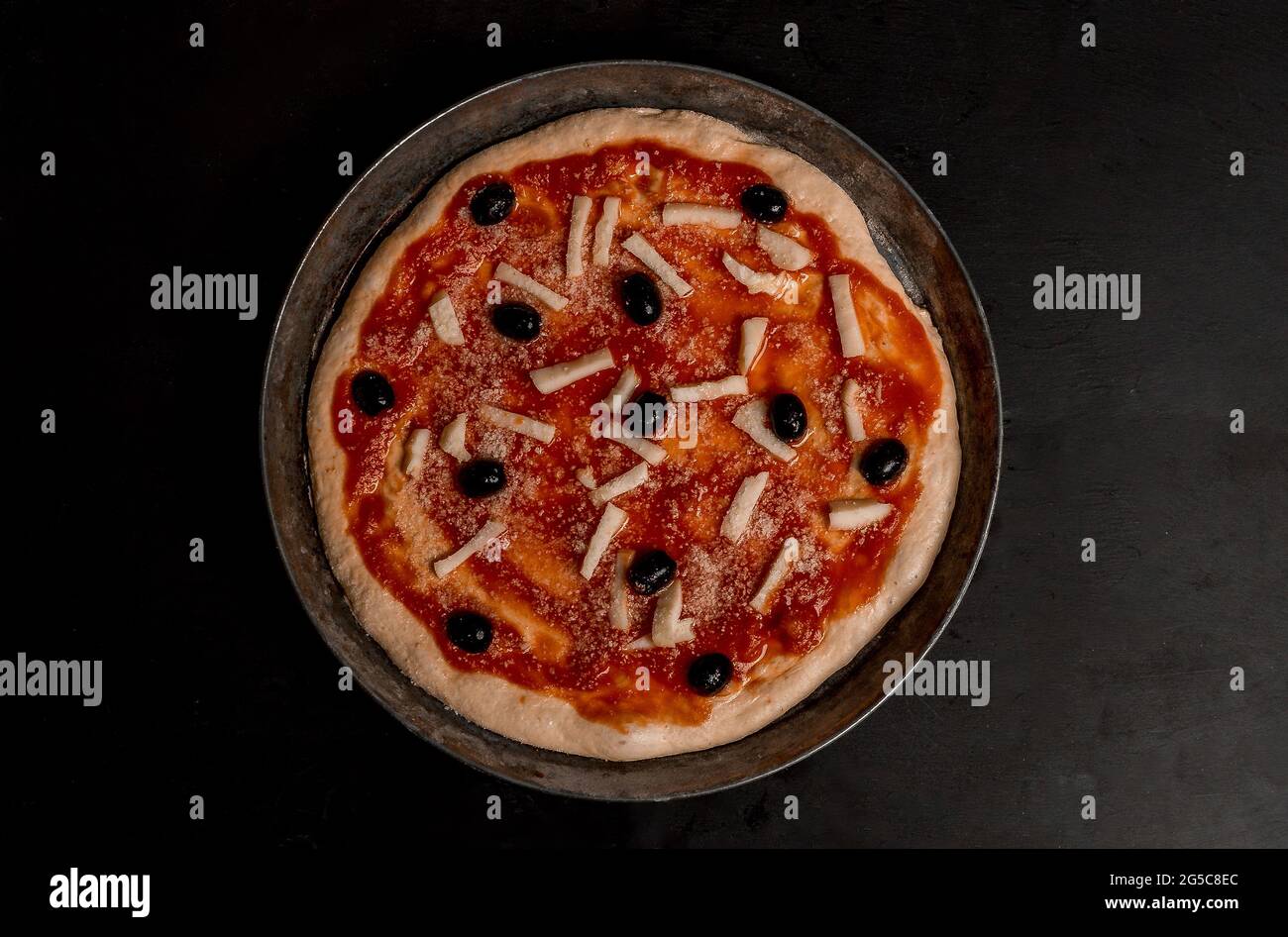 Top view shot of a pizza Stock Photo - Alamy