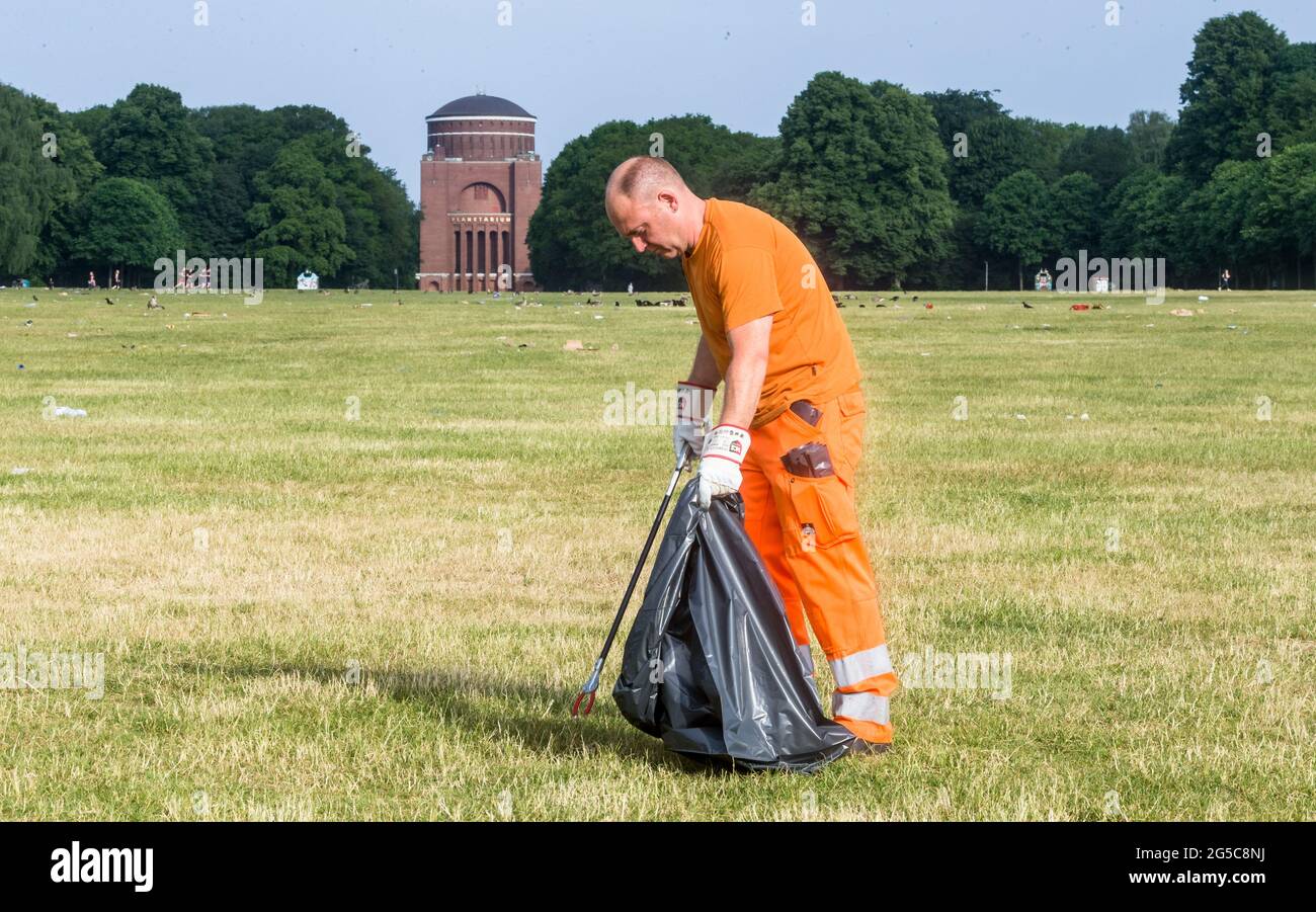Hamburg, Germany. 26th June, 2021. An early morning city sanitation ...