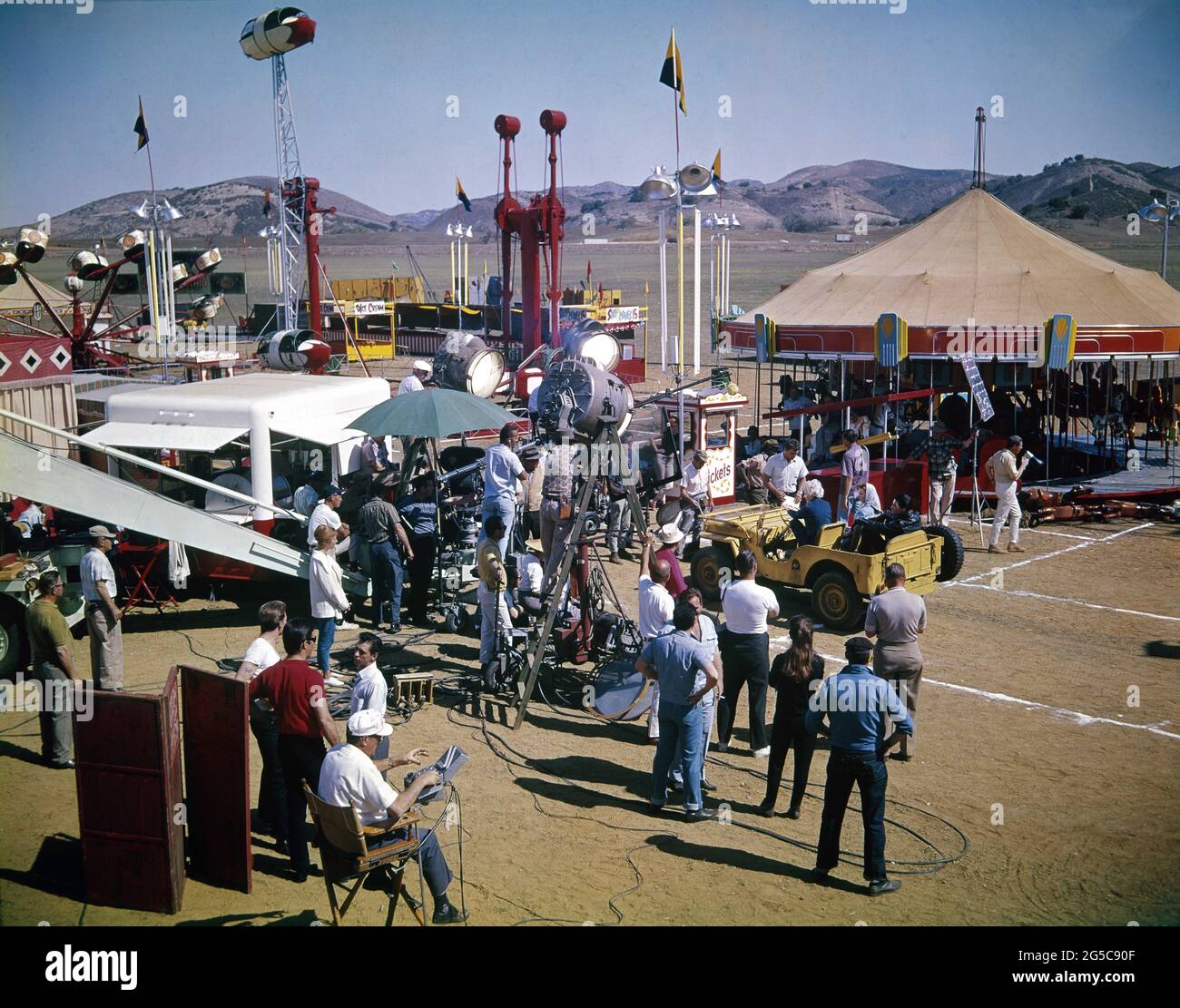 Cinematography by lucien ballard hi-res stock photography and images ...