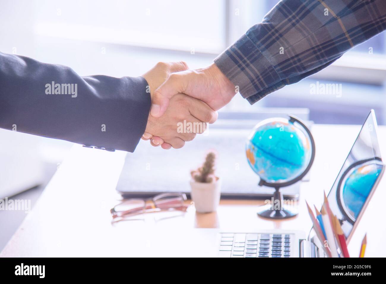 Congratulation connection hi-res stock photography and images - Alamy