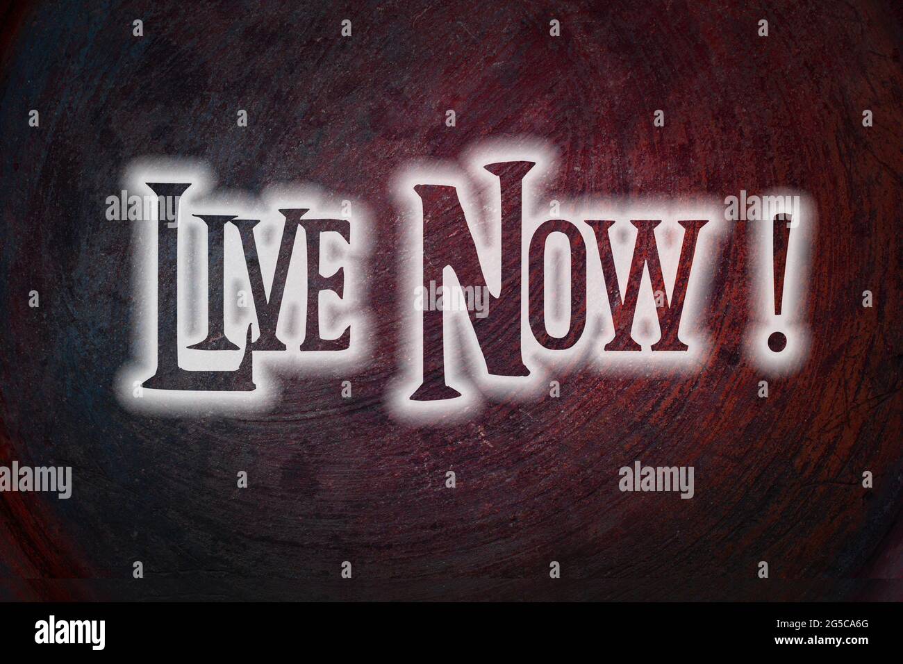 How live now hi-res stock photography and images - Alamy