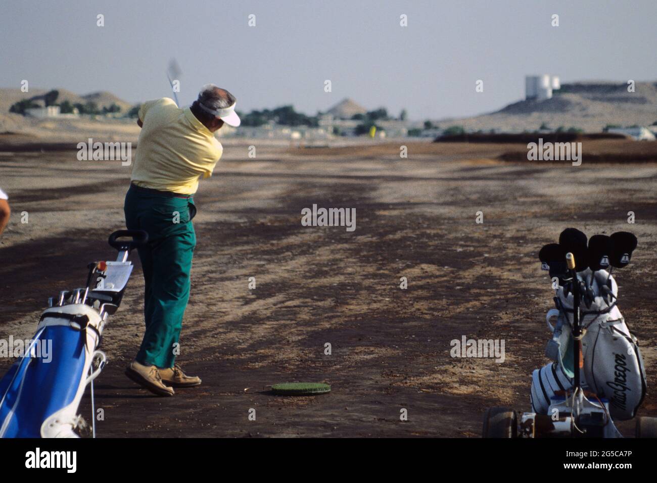 Oil dukhan qatar old hi-res stock photography and images - Alamy