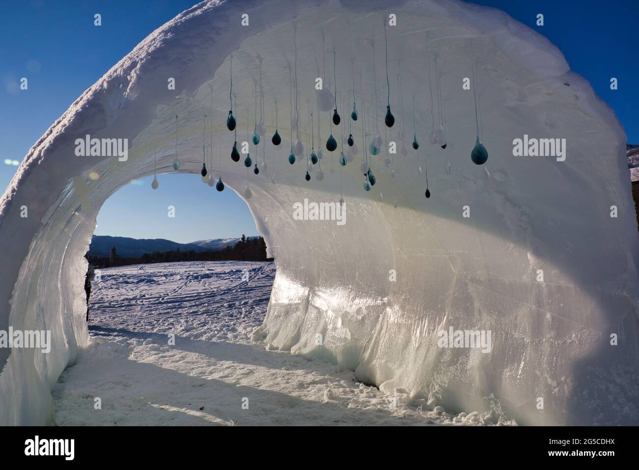 Overhead structures hi-res stock photography and images - Alamy