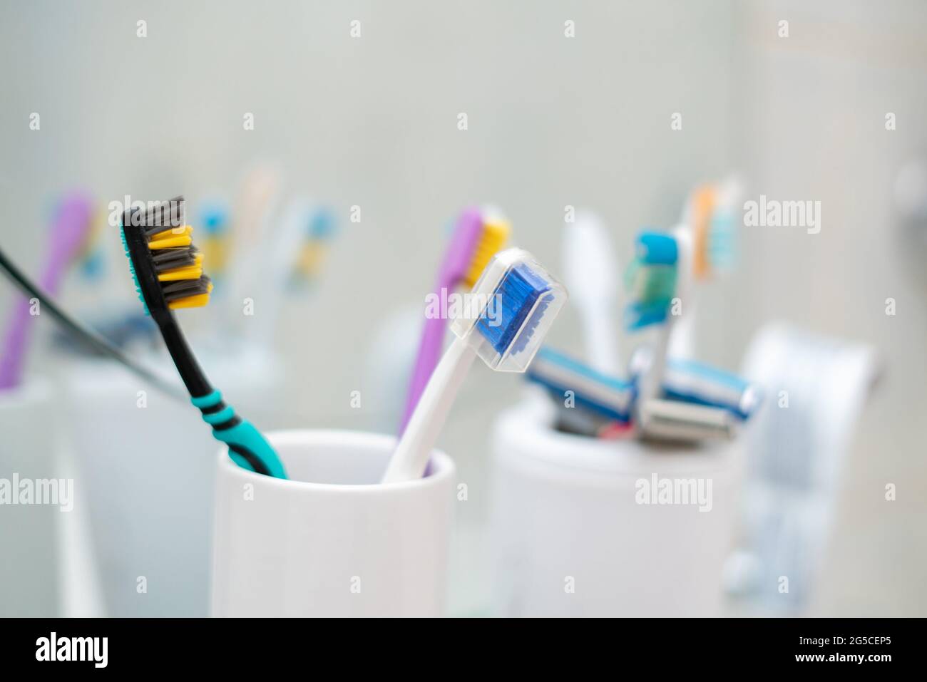 Oral blades hi-res stock photography and images - Alamy