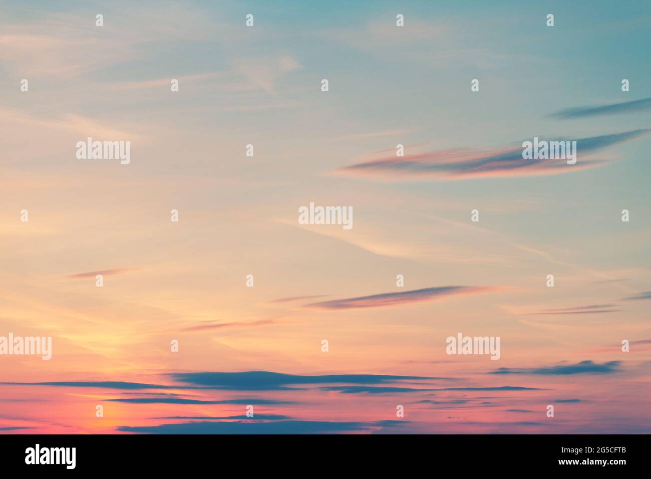 Pinky orange sunset hi-res stock photography and images - Alamy